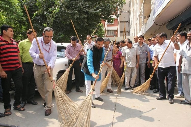 Swachh Bharat Abhiyan - Everyone must be their Own Scavenger